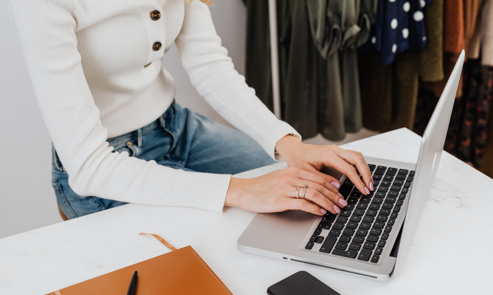 Quantitative Survey Questions: What it is & Examples